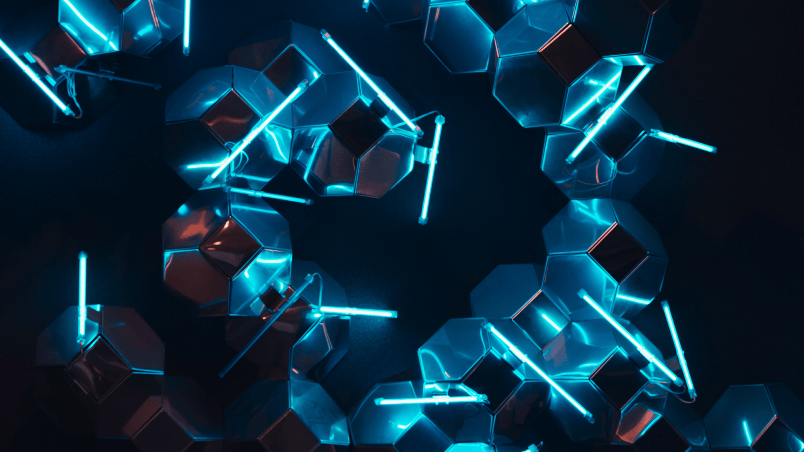 Cybercriminals copy the drug mafia's modus operandi in 2023 | Spotit